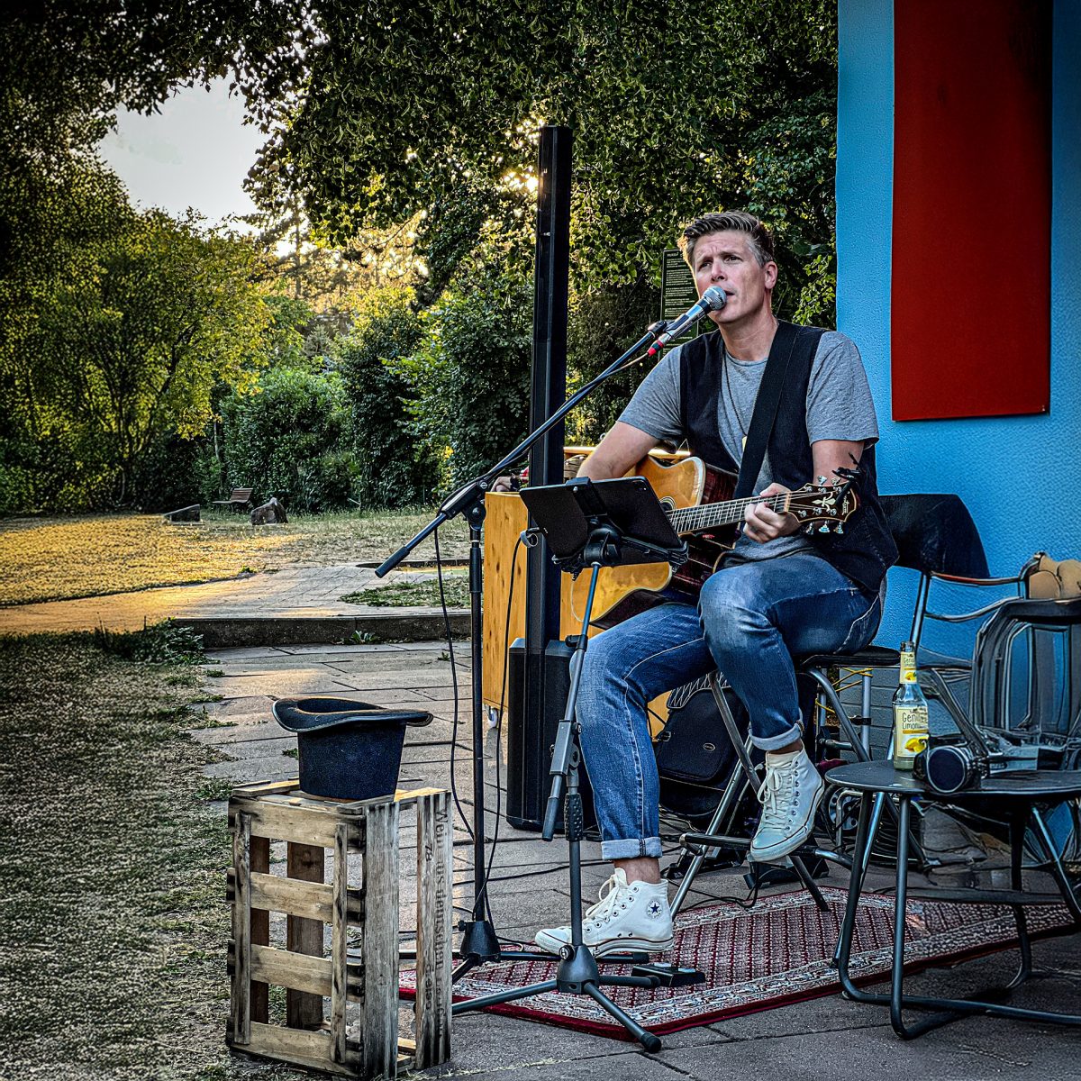 Avada Resume - Papa | Sänger | Gitarrespieler | Darsteller